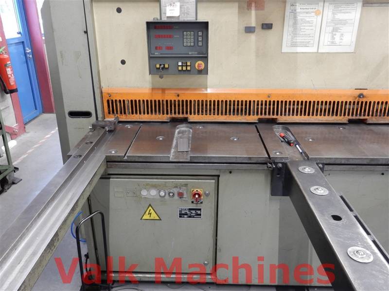 For sale: Used Hydraulic shear Safan HVR310-6 (3100 x 6 mm)