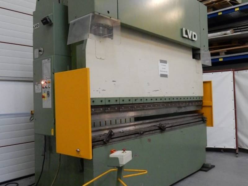 Used Conventional Press brake LVD 3050 mm x 200 Ton - Valk Machines BV