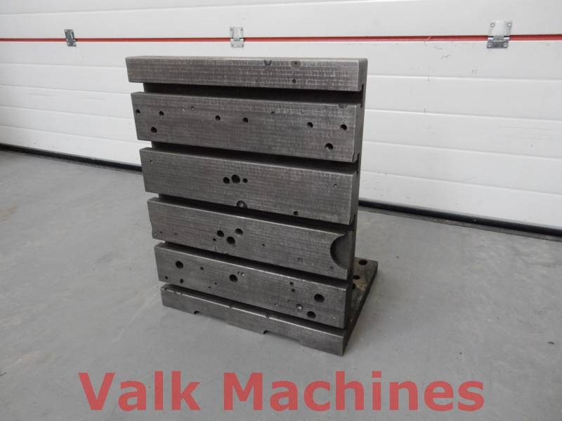 For sale: Used cast iron angle plate 500x630 mm at Valk Machines